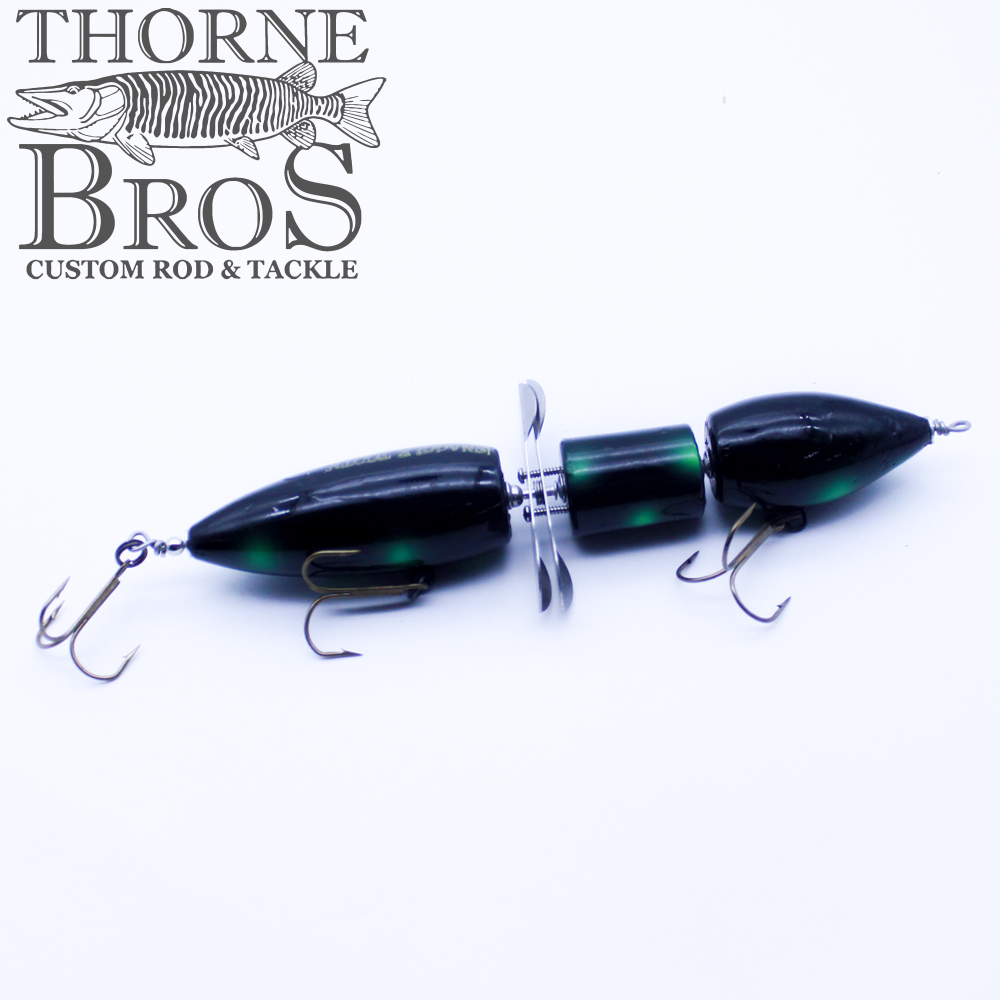 Snaggle Tooth Tackle Wingnut