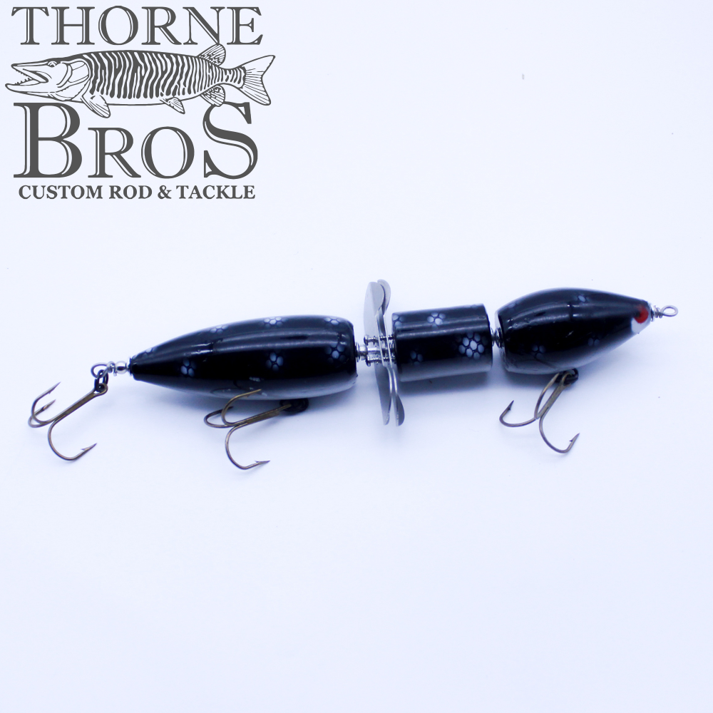 Snaggle Tooth Tackle Wingnut